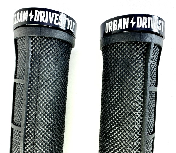 UD handlebar grips Lock-On black plastic | PM1001365