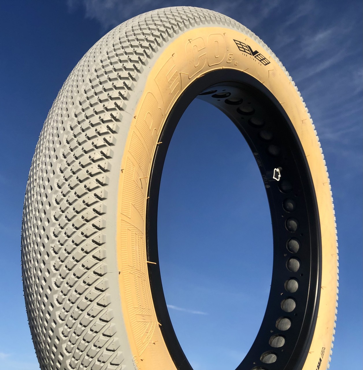 Limited Edition E-Speedster light grey skinwall Tire 20 x 4 inch ...